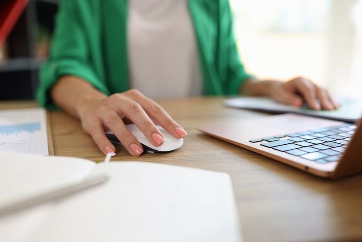 Como conectar mouse sem fio no notebook sem complicação